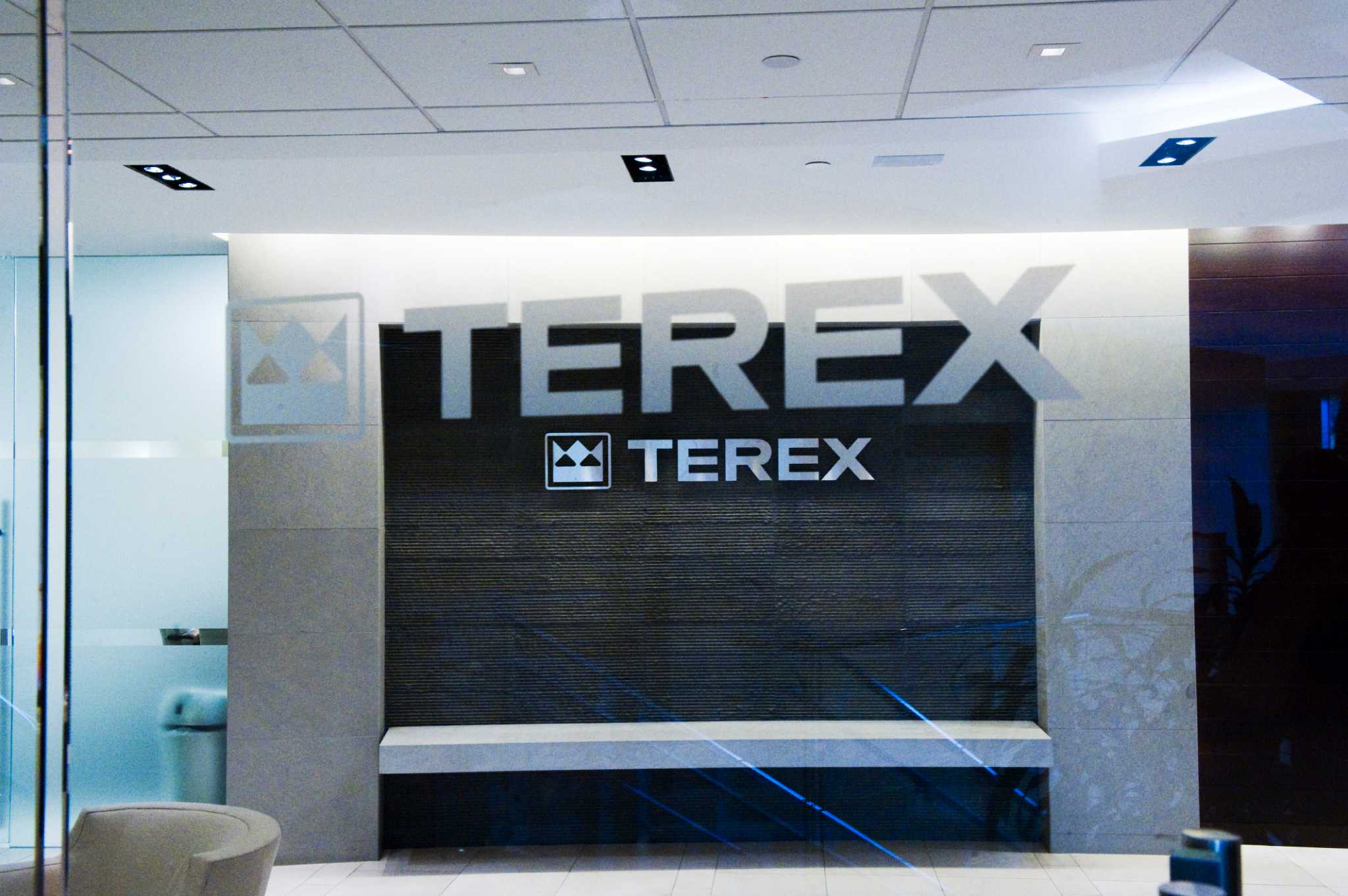 Judge rules against former Terex CFO
