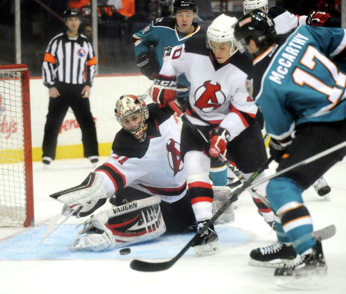 Albany Devils goalie Scott Wedgewood tries to move up depth chart