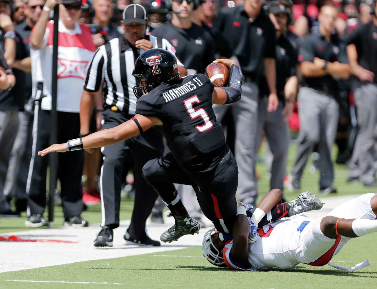 Texas Tech’s Mahomes energizing teammates