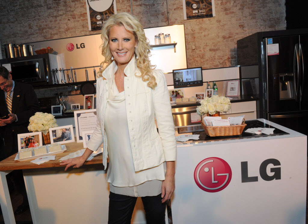 Celebrity chef, cancer survivor Sandra Lee to speak at Proctors on Thursday