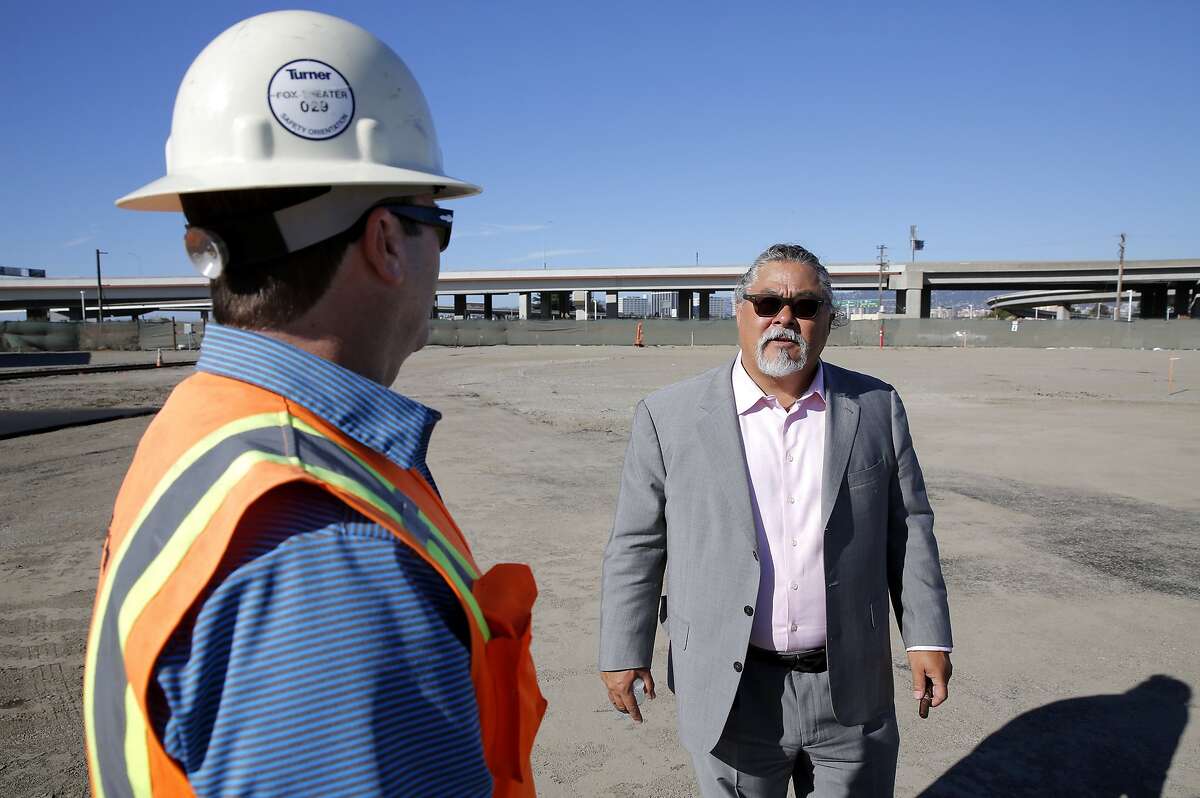 Coal-shipping plan divides Oakland over health, jobs issues