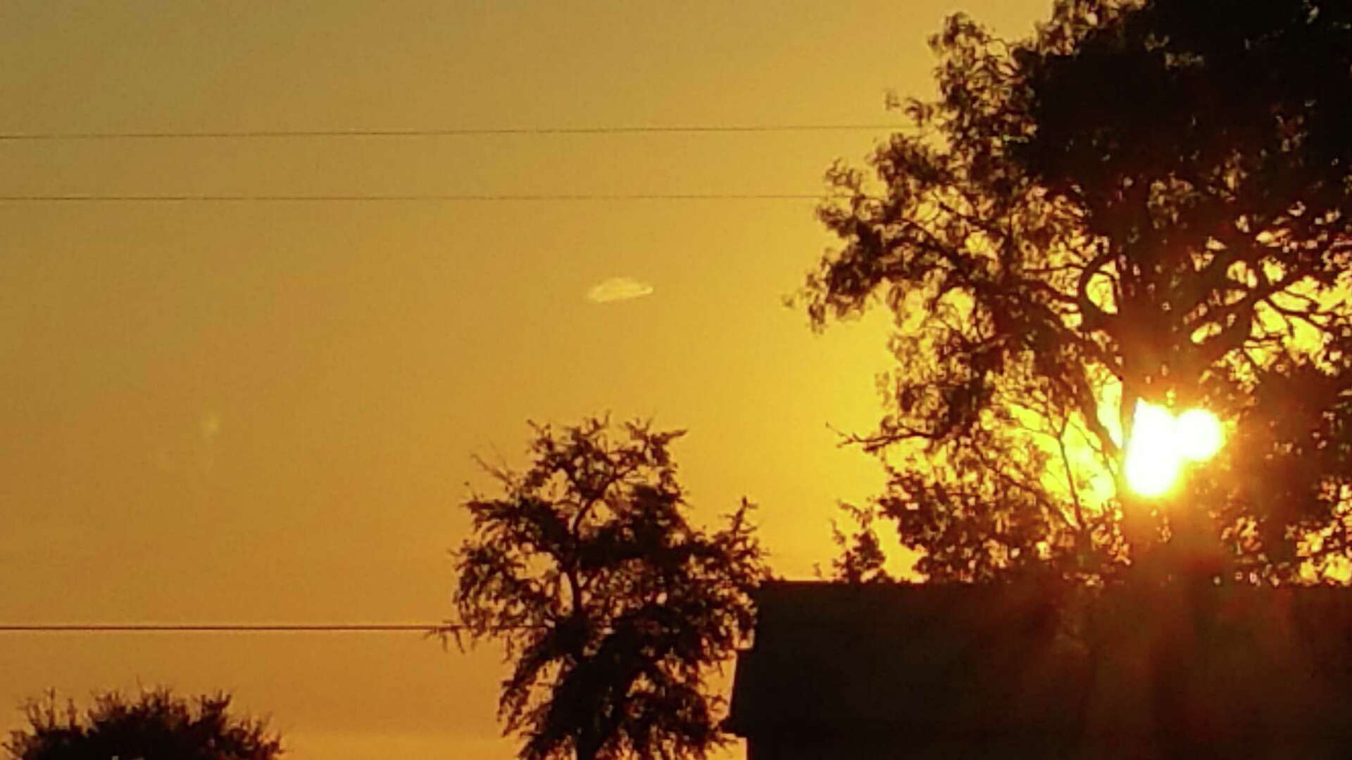 UFO spotted over Waco fools no one, not even tin-foiled alien hunters