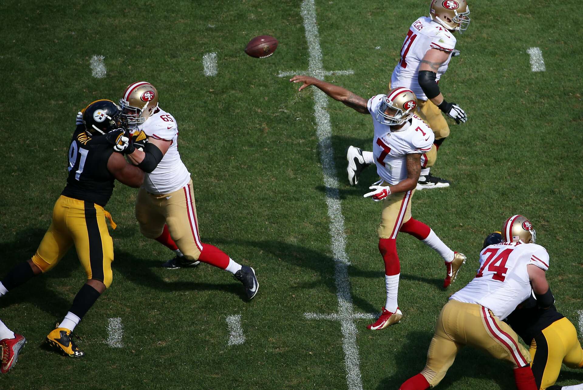 49ers’ Kaepernick free to run and gun