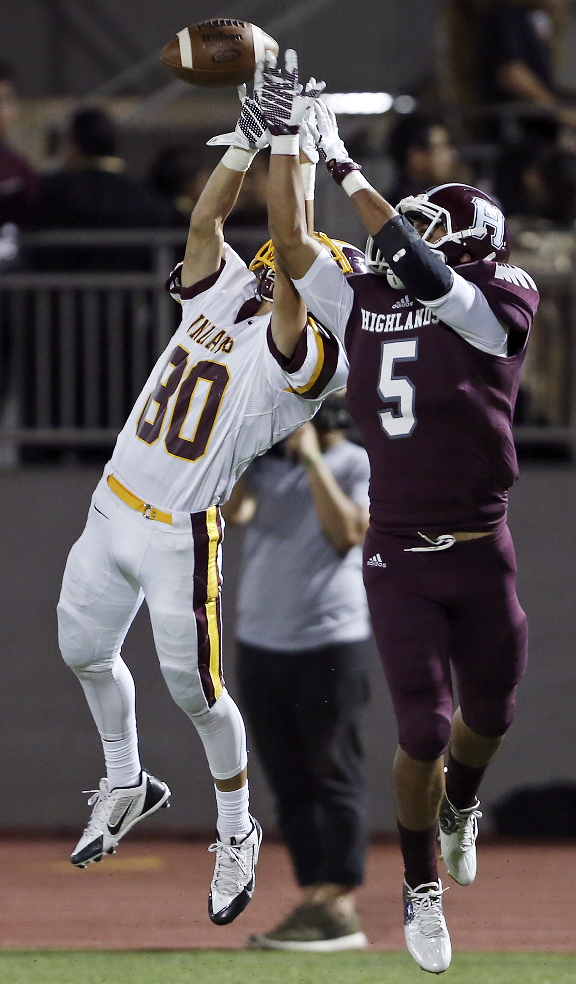 Highlands football soars to fast start