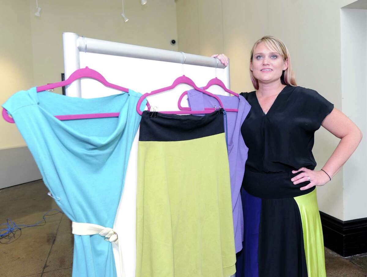 Programmer, fashion enthusiast launches design-your-own clothing site