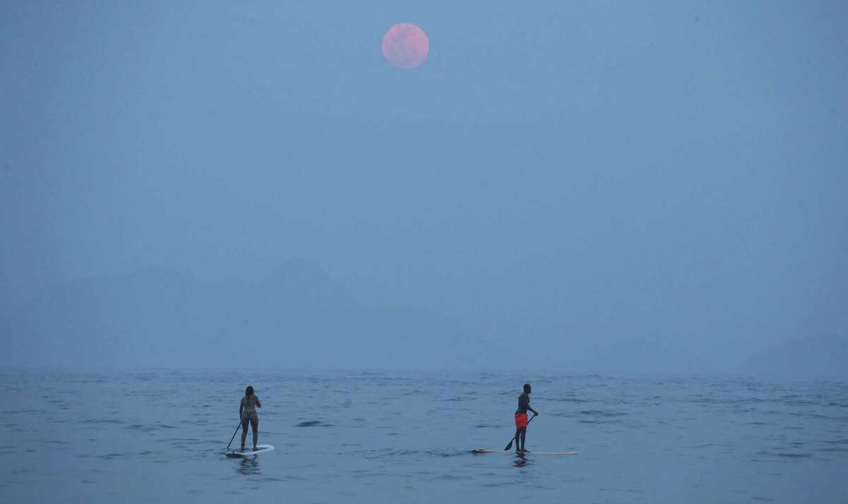 36 sublime photos of the supermoon for all the Houstonians who missed out