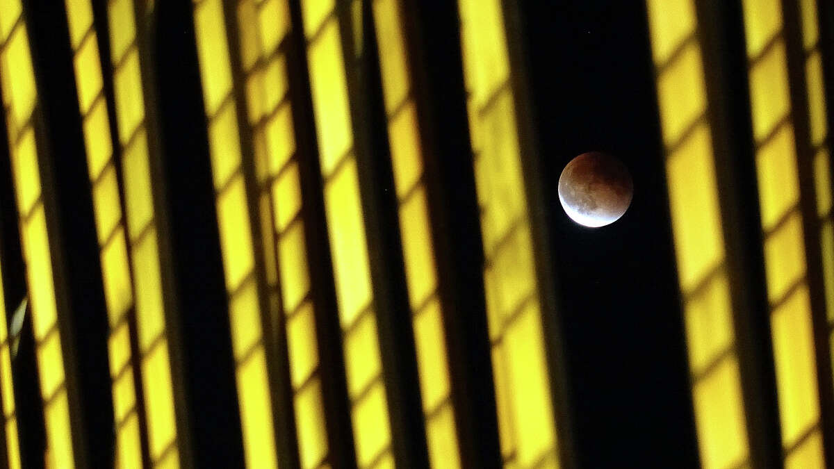 36 sublime photos of the supermoon for all the Houstonians who missed out