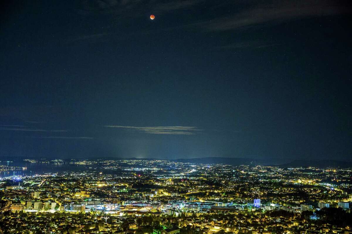 36 sublime photos of the supermoon for all the Houstonians who missed out