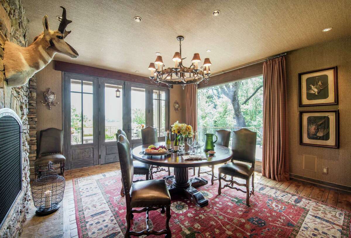 North Texas billionaires auctioning waterfront 'retreat' home worth $8. ...