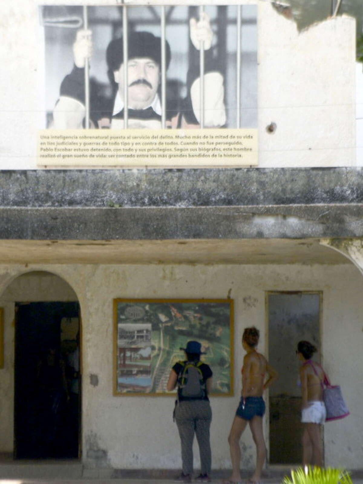 Get ready for 'Narcos' Season 2 with a look inside Pablo Escobar's many ...