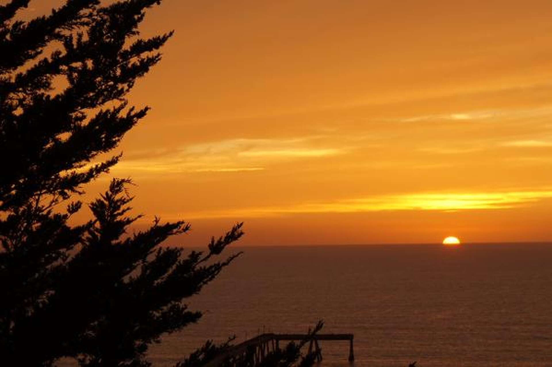 Stunning sunset lights up Bay Area social media