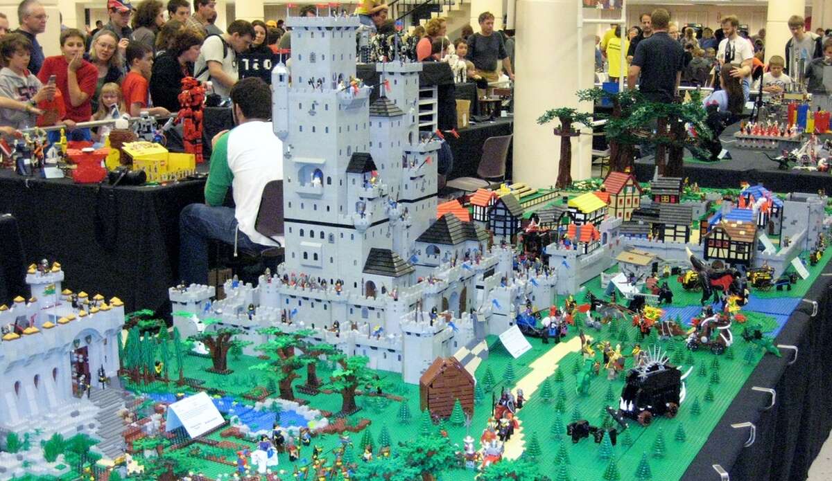 LEGO convention BrickCon goes virtual this weekend