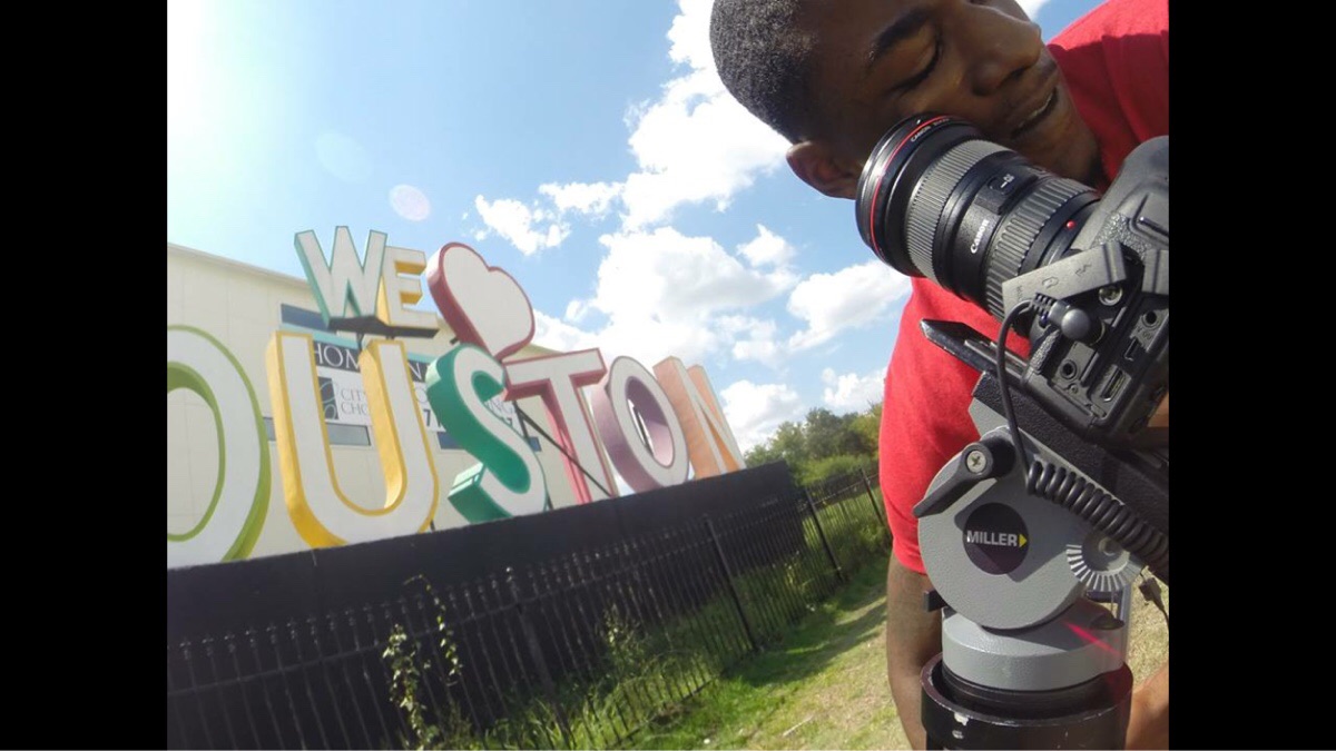 Houston film crew robbed by Houston man in front of 'We Love Houston' sign