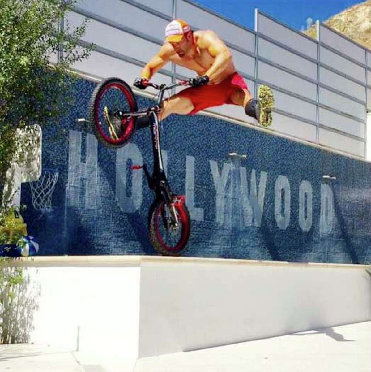 This Hollywood couple's giant party house is drawing comparisons to the ...