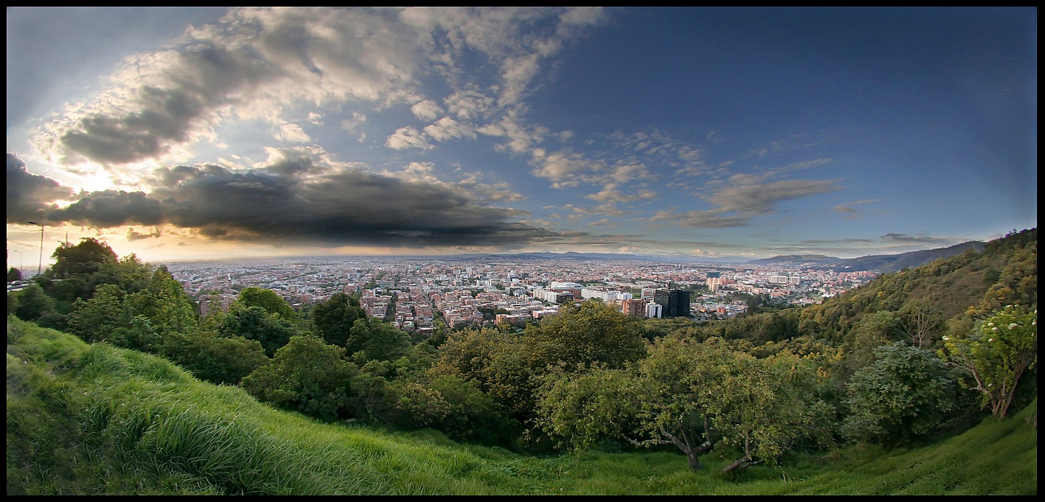 Colorful tour of Colombia mixes grueling treks, vibrant cities