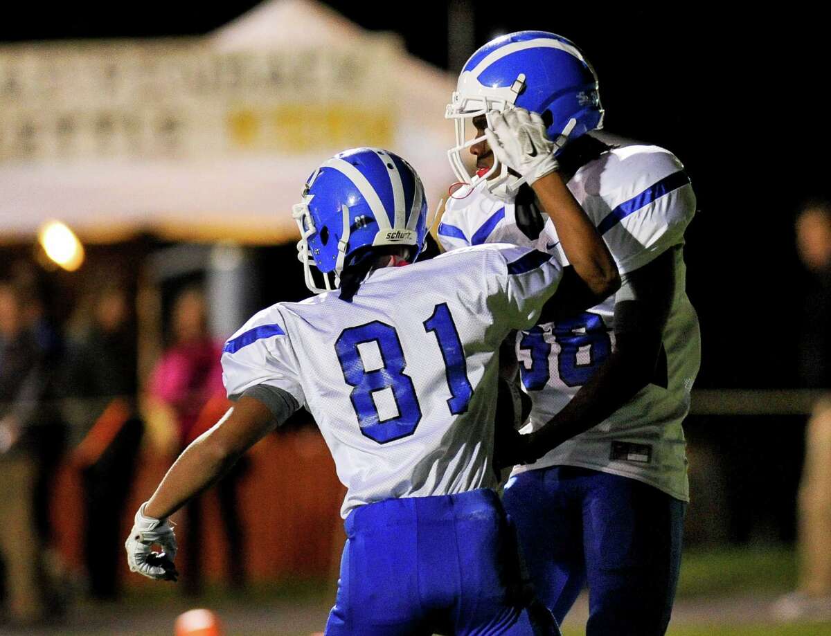 Shaker football steamrolls La Salle