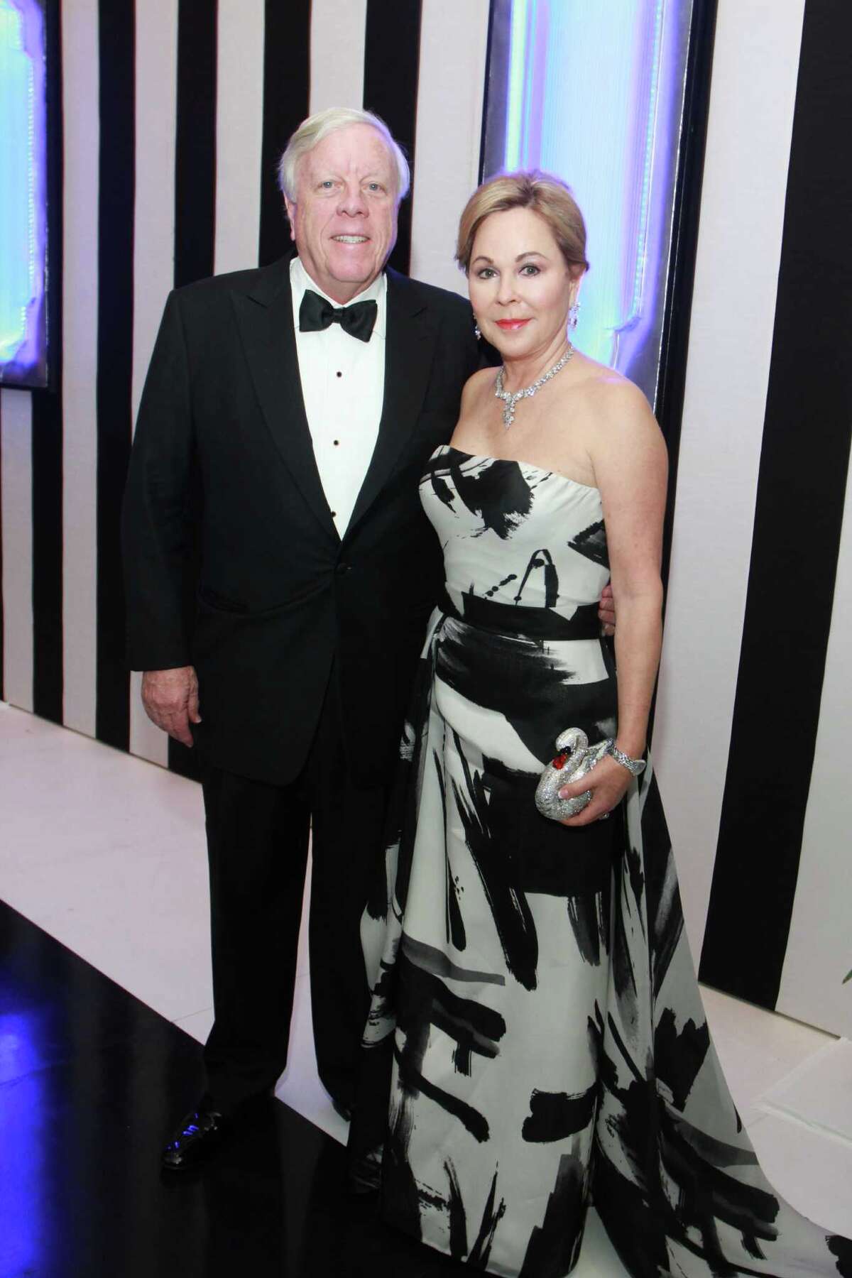 Elton John cameos at MFAH's record-breaking Black & White Ball