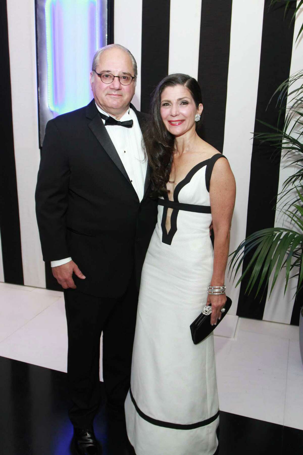 Elton John cameos at MFAH's record-breaking Black & White Ball