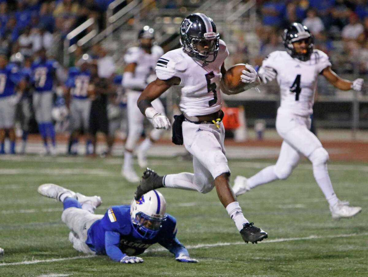 Harris knocked out as Steele rolls past Clemens