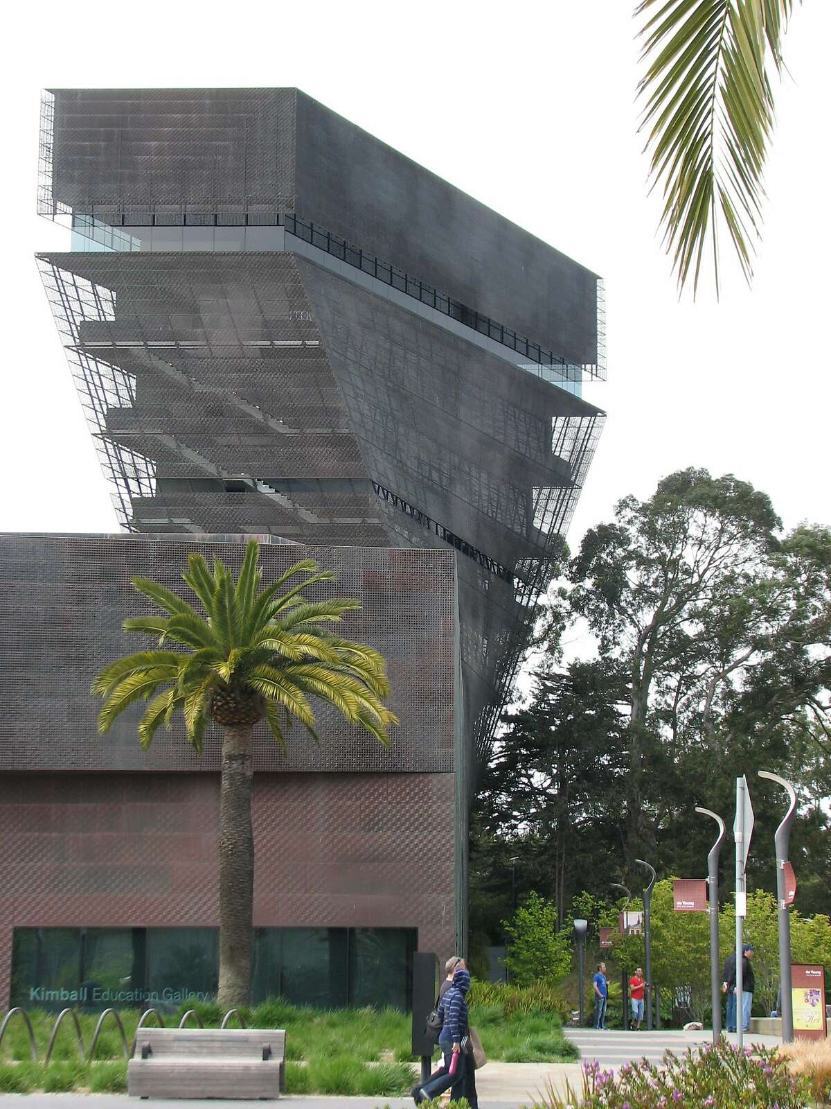 De Young Museum’s tower still a beloved 360-degree draw