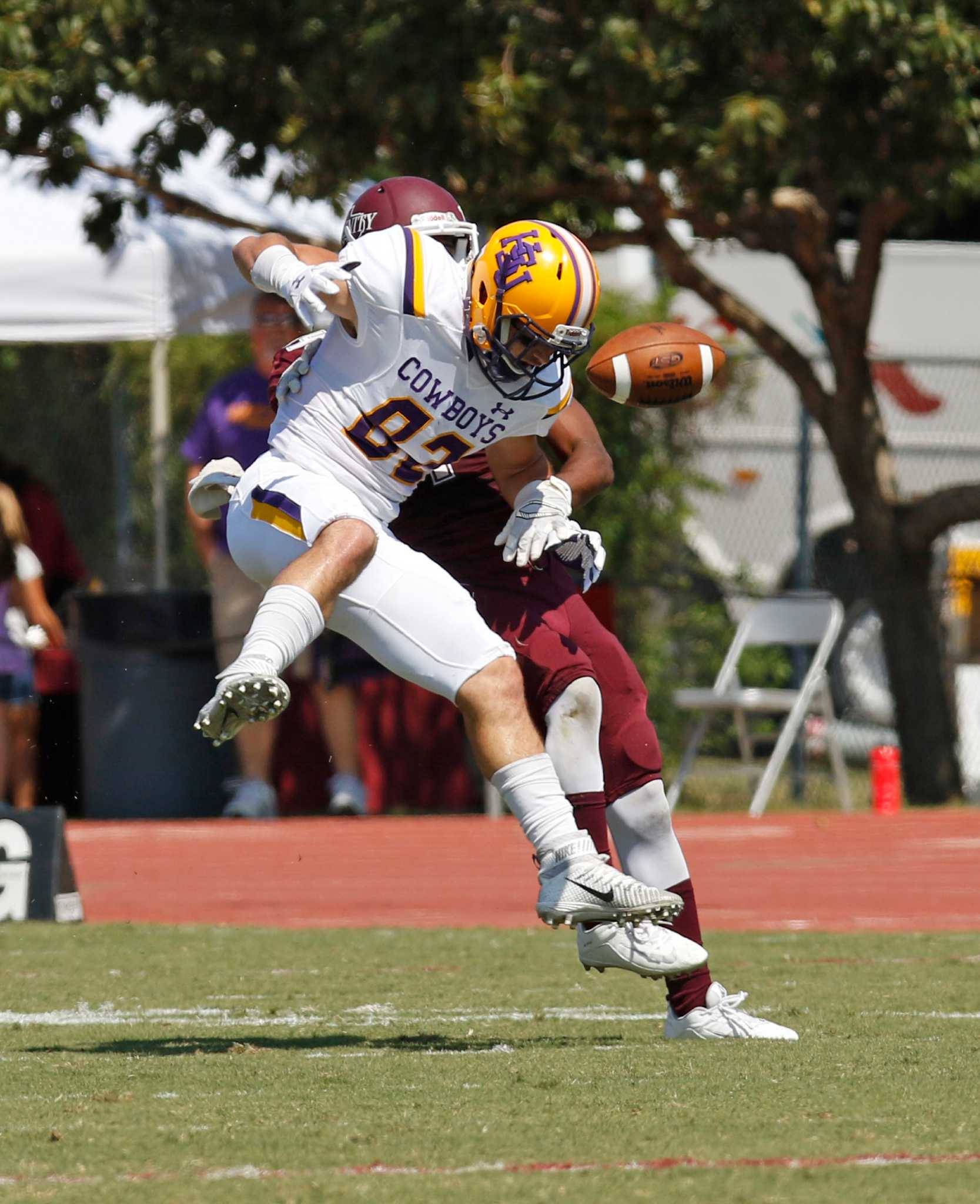 Wagner grad’s defensive gem helps Hardin-Simmons rout Trinity