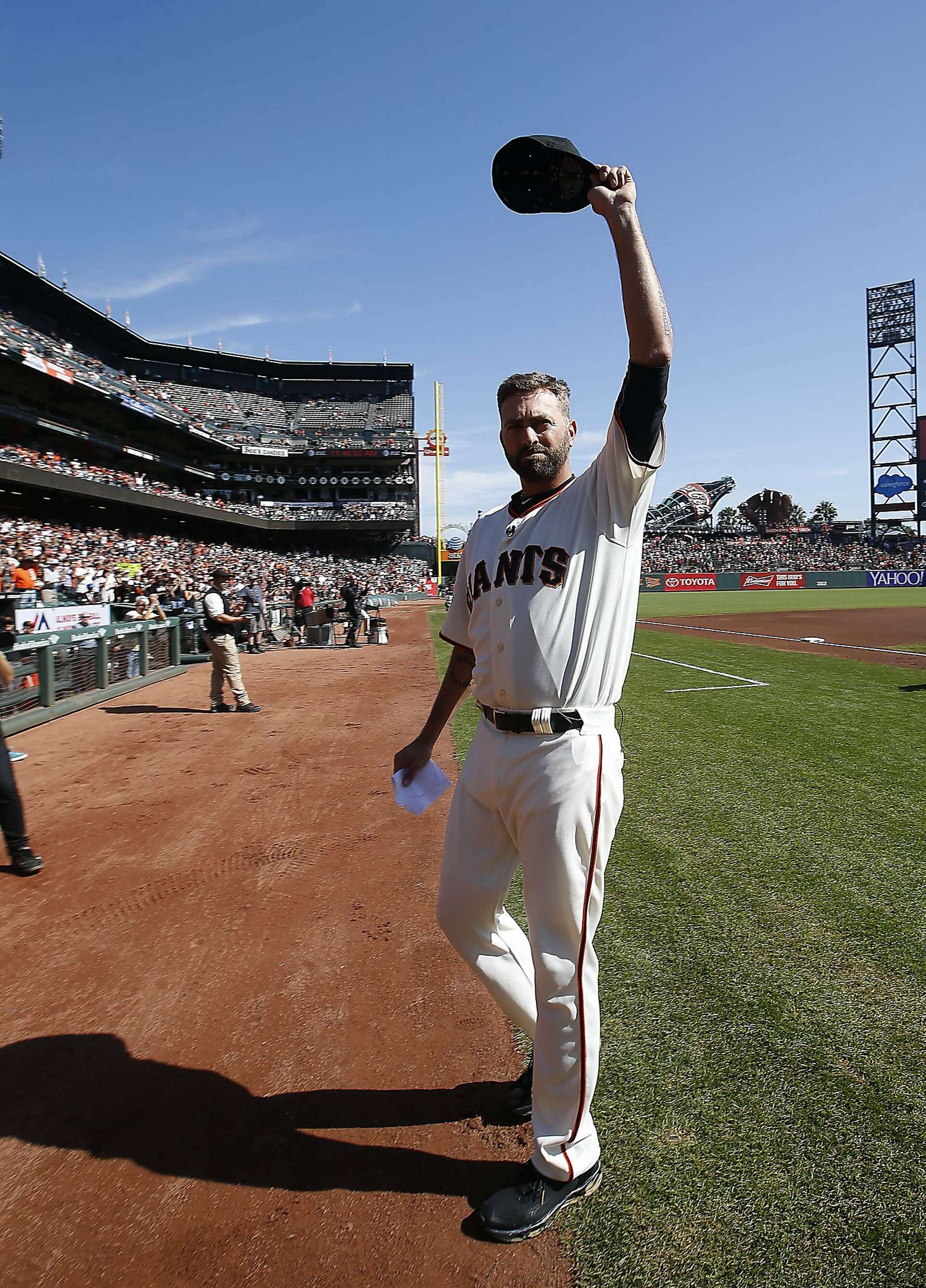 Jeremy Affeldt gets emotional in retirement ceremony before Giants finale