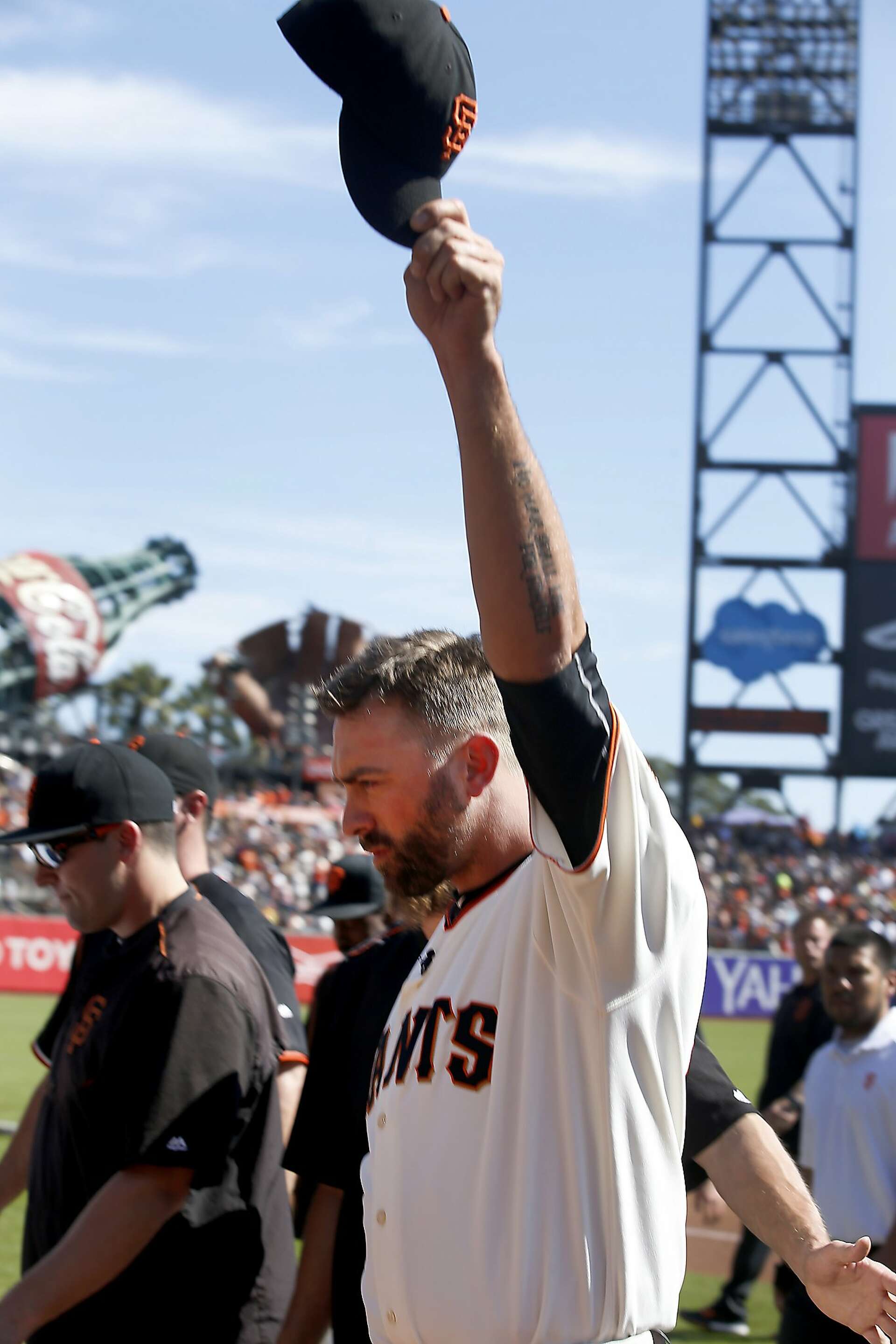 Jeremy Affeldt gets emotional in retirement ceremony before Giants finale