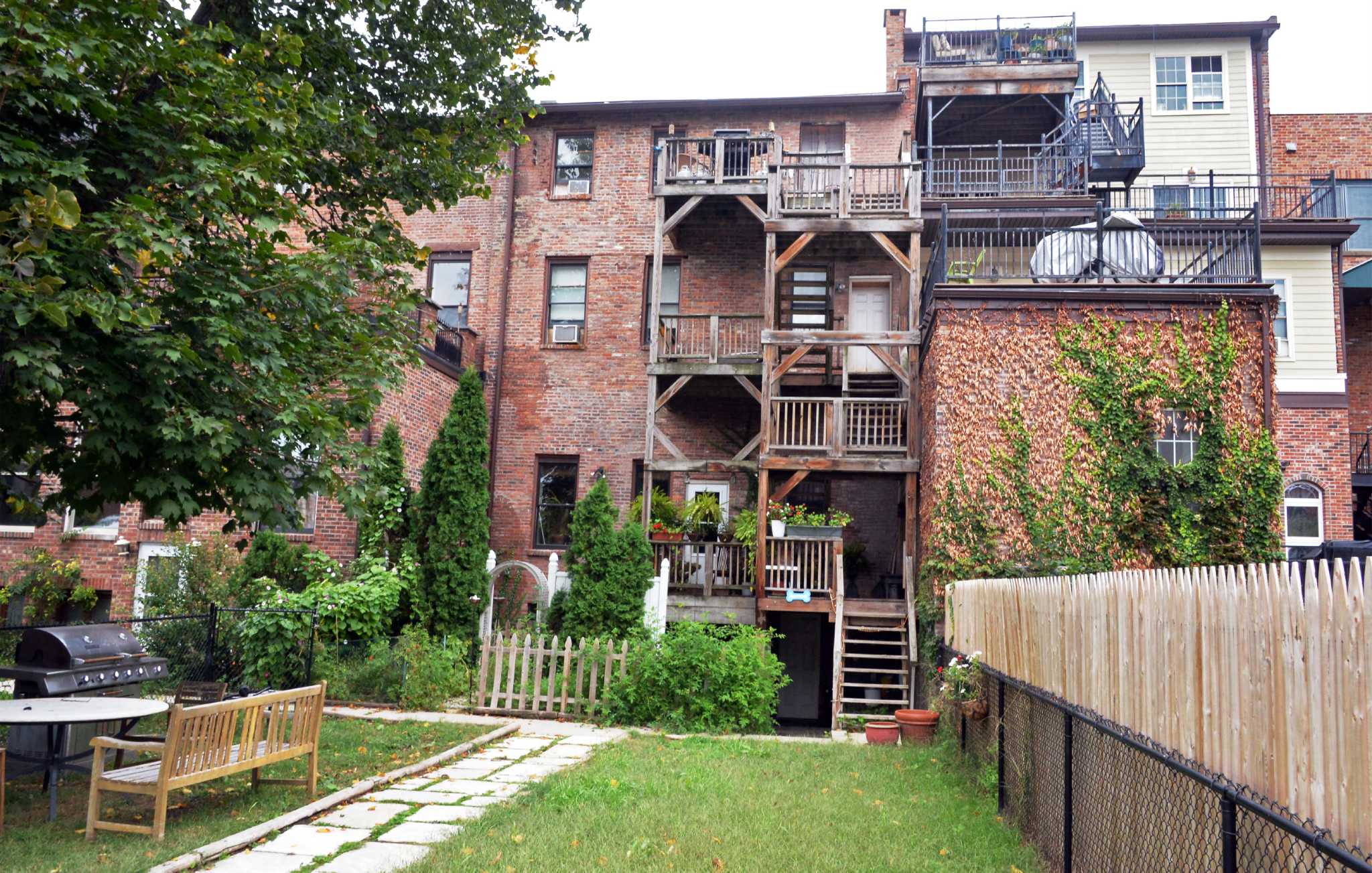 Tours show off Troy's Washington Place restoration