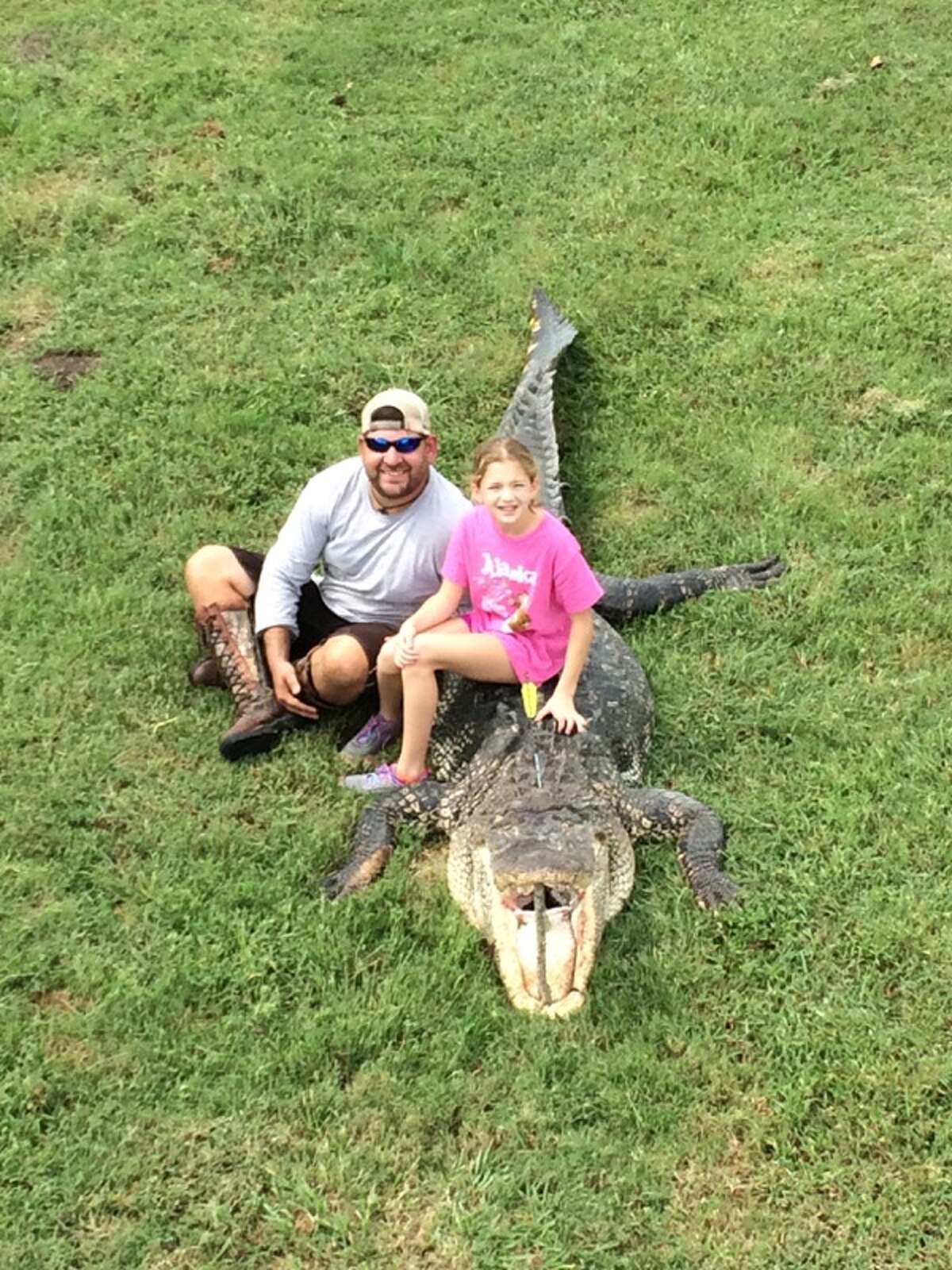 10-year-old Texas girl kills 13-foot, 800-pound alligator with crossbow
