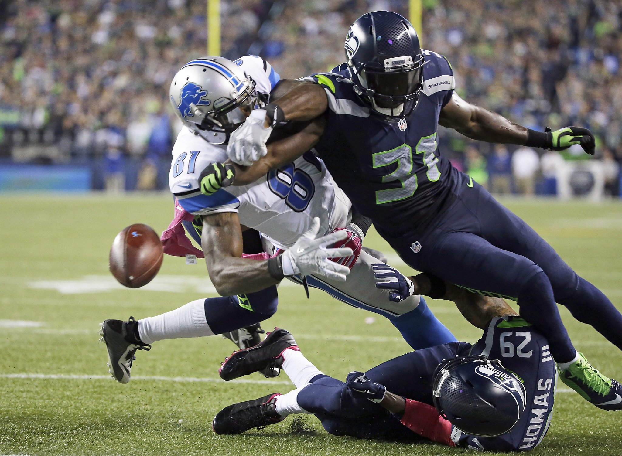 Seahawks catch yet another break from officials in win