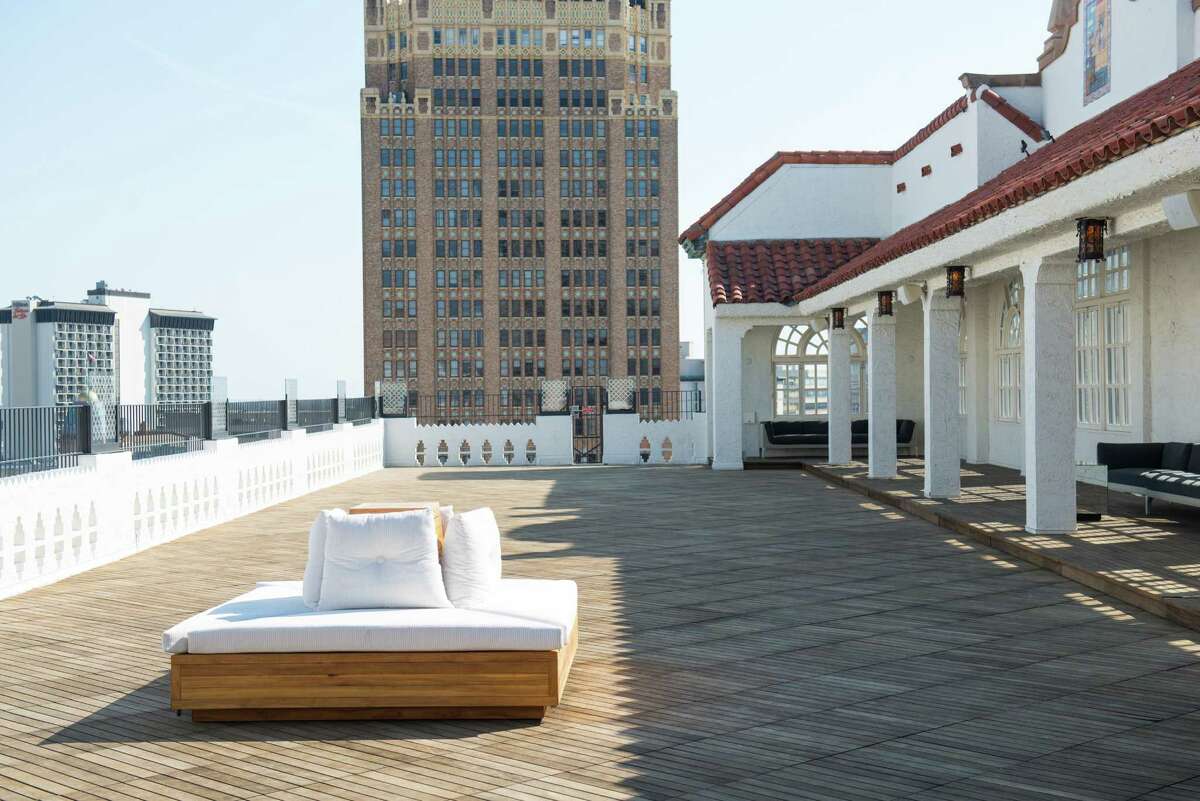 S.A.’s St. Anthony Hotel reborn in elegance
