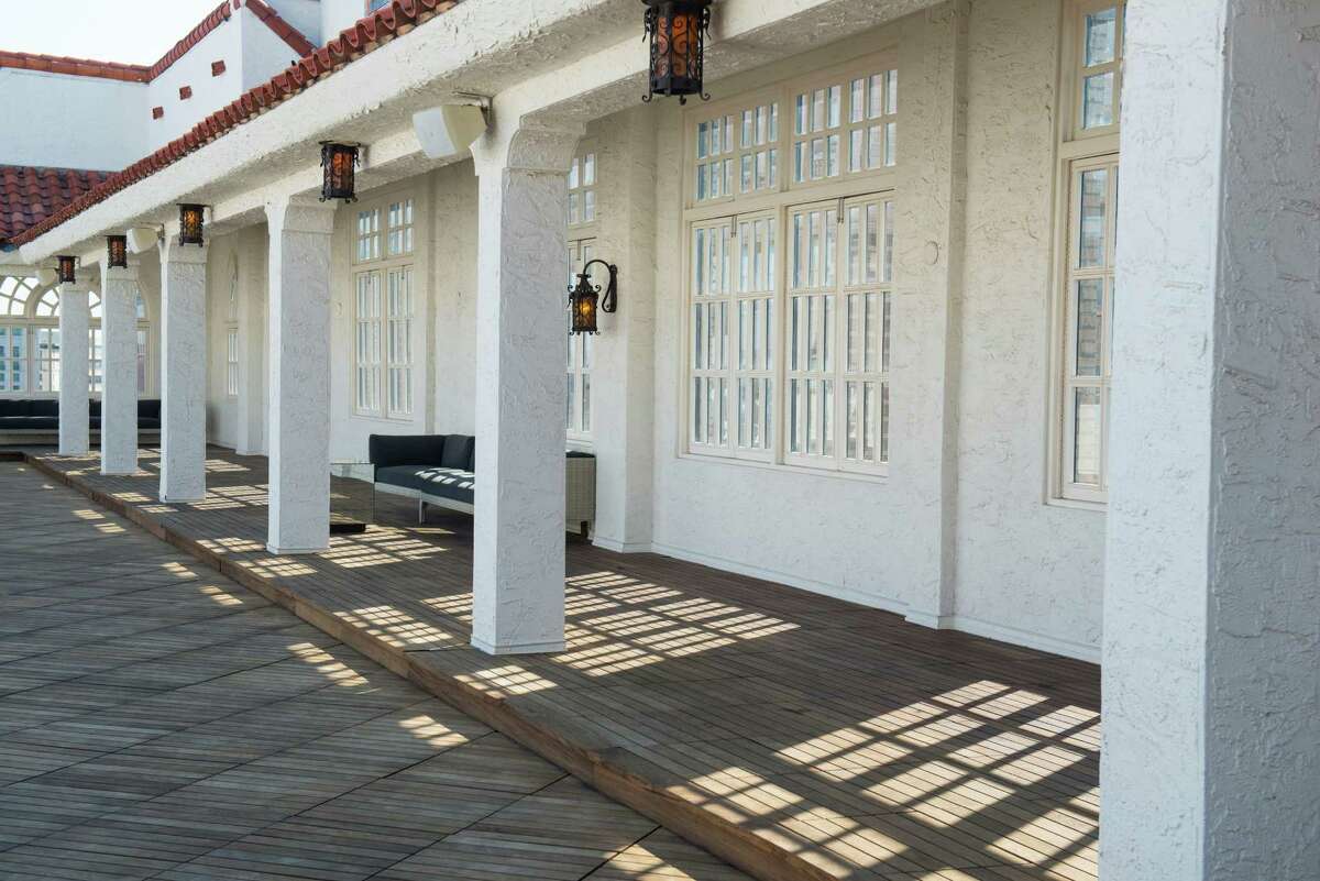 S.A.’s St. Anthony Hotel reborn in elegance