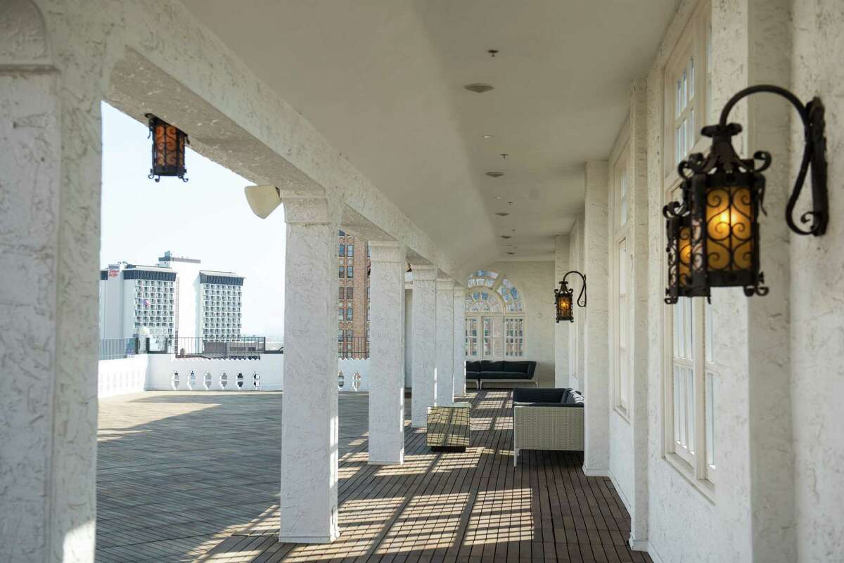 S.A.’s St. Anthony Hotel reborn in elegance