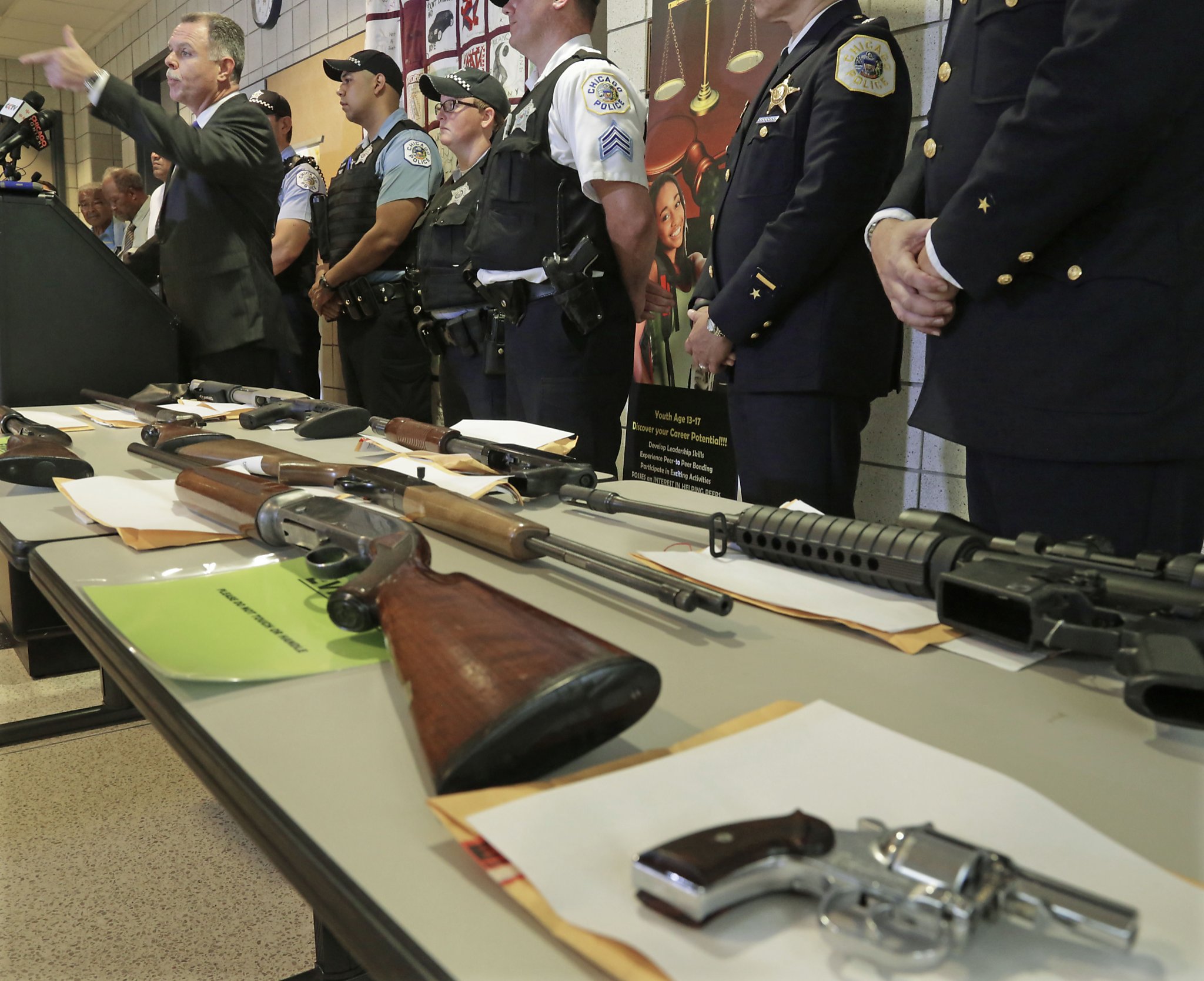 GOP candidates take aim at Chicago gun laws