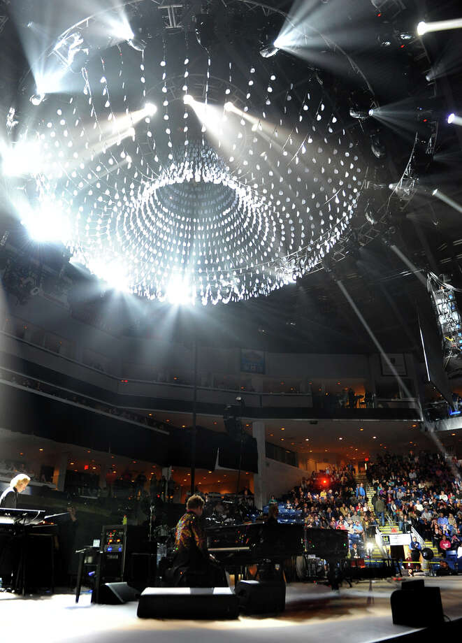 Elton John rocks Bridgeport - Connecticut Post