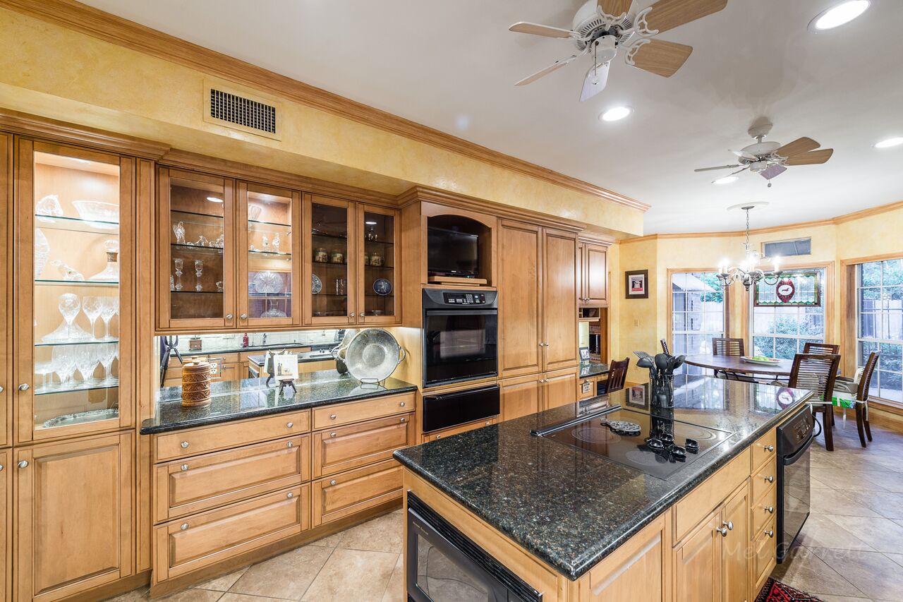 Ken Lay's Texas house hits the market