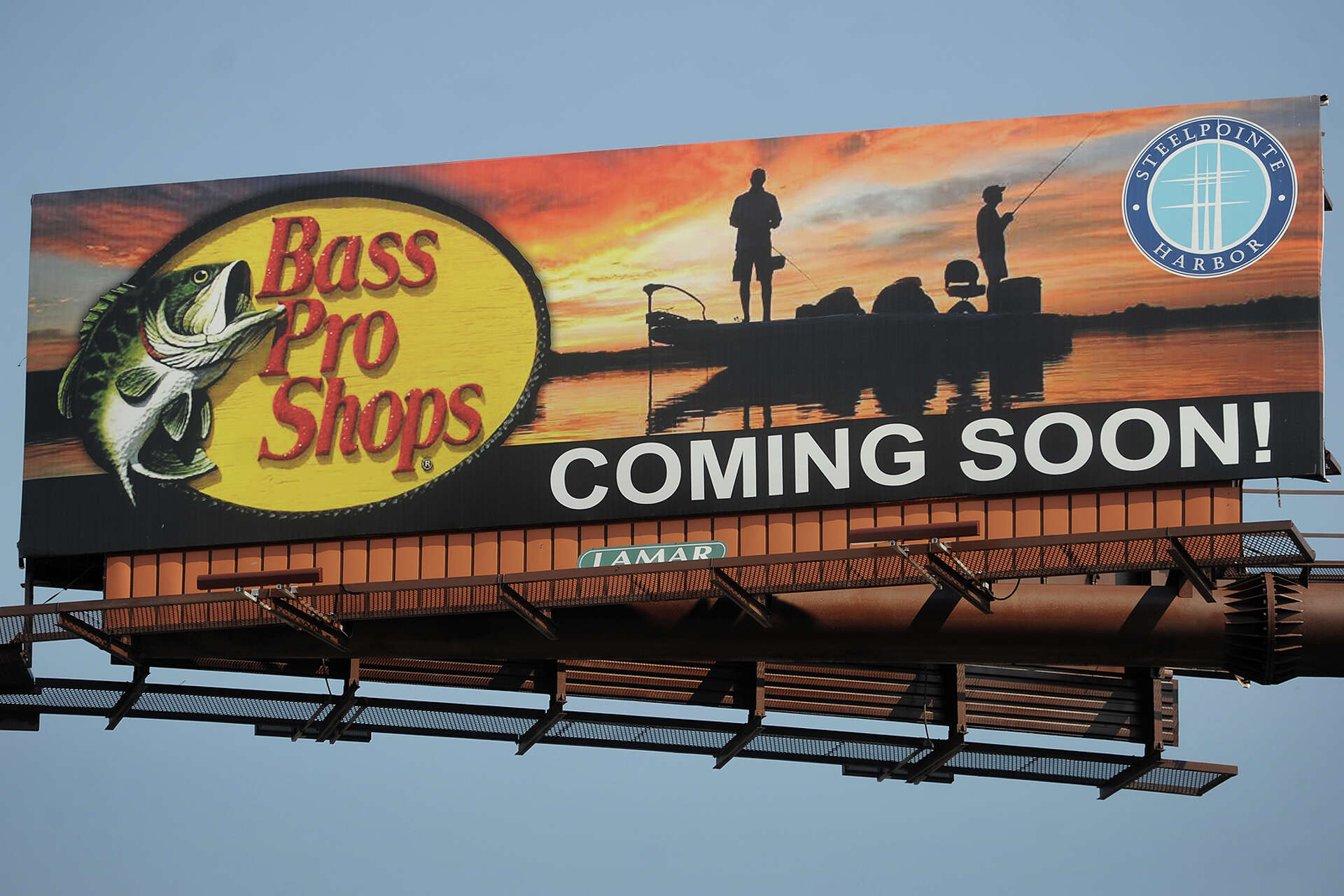 Bass Pro Shops sets Nov. 18 opening