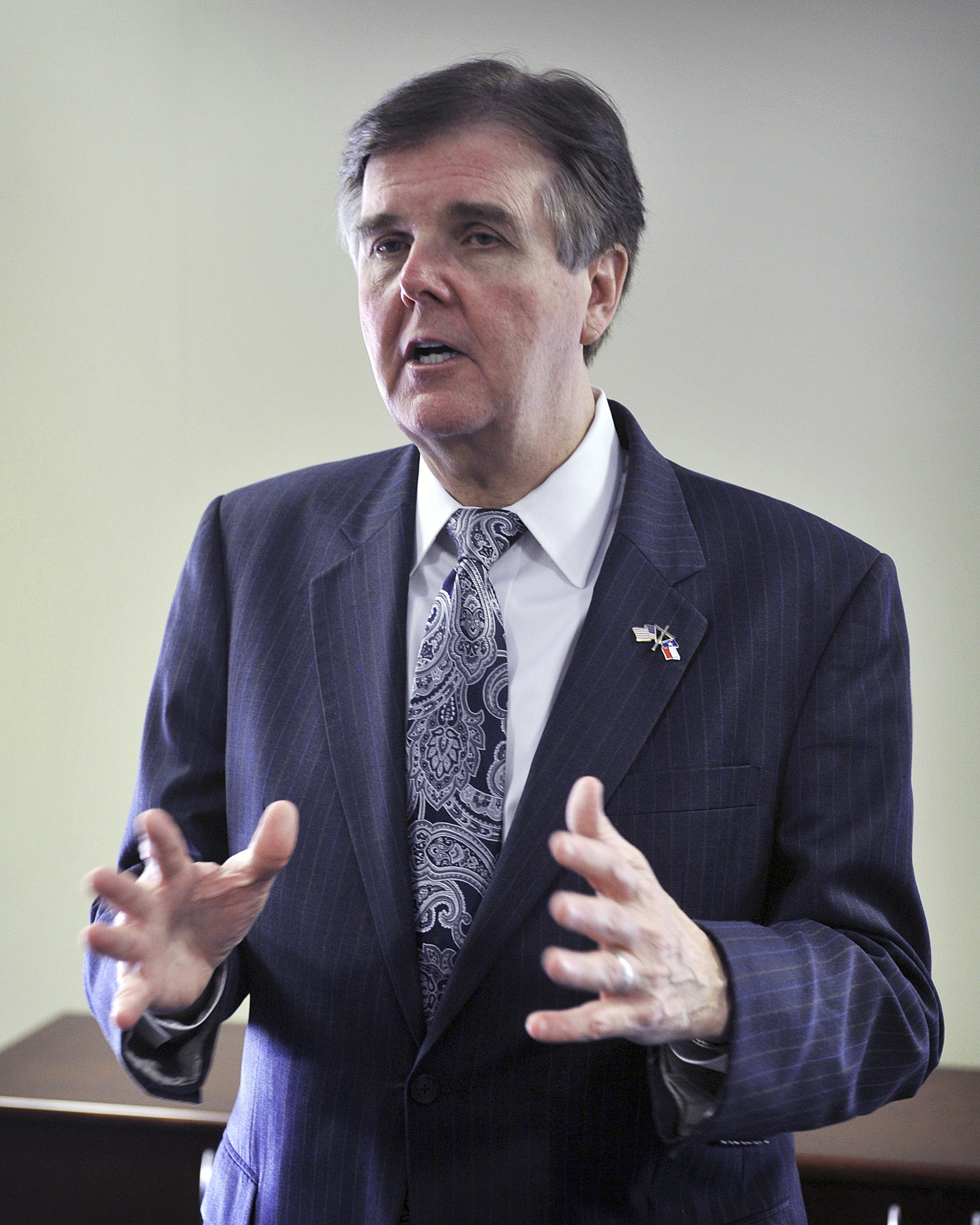 Dan Patrick to join Cruz campaign in Iowa