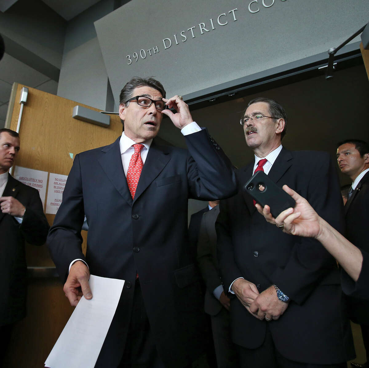 Perry lawyer’s Italian vacation delays court arguments
