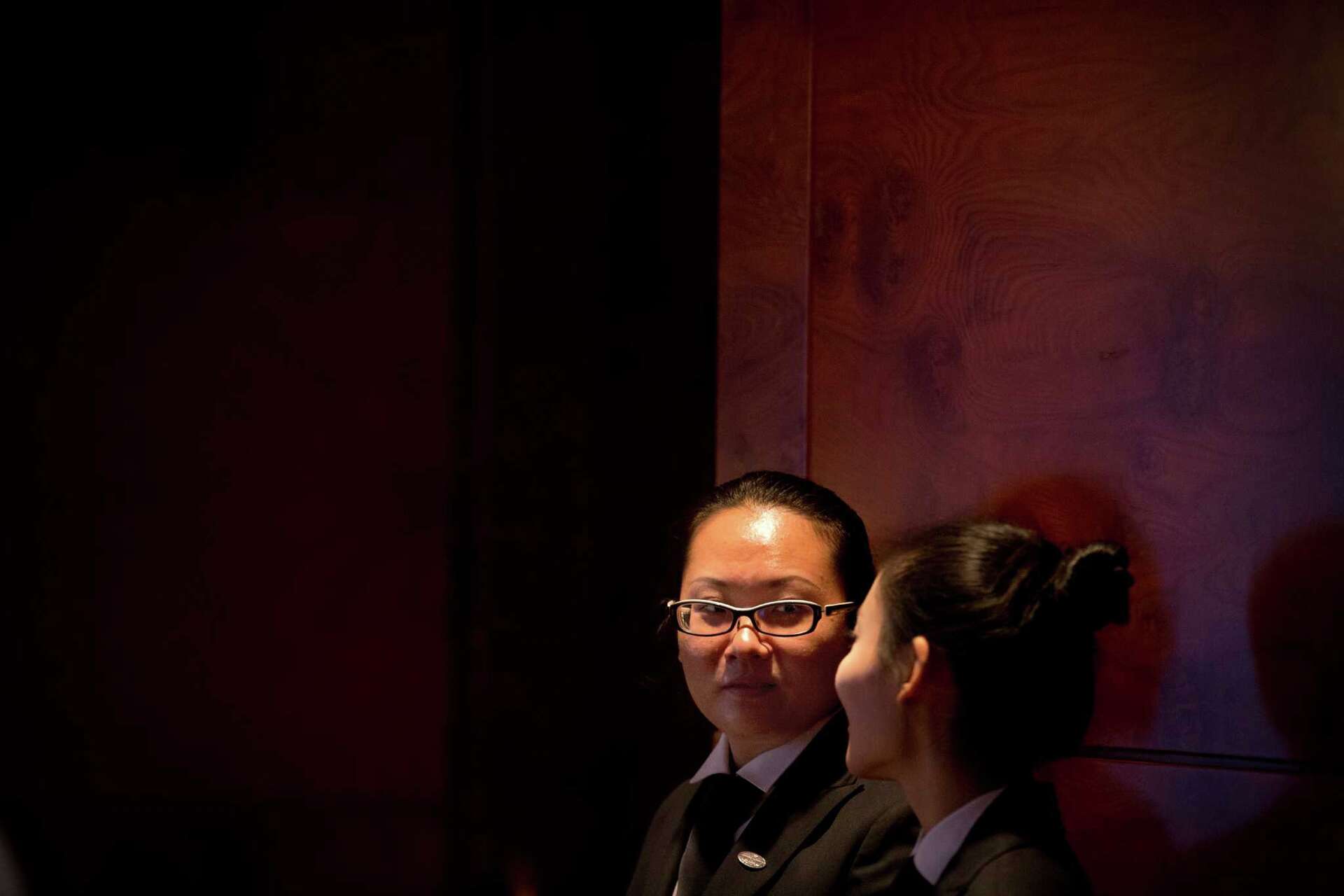 White-gloved butlers a new must-have for China's super-rich