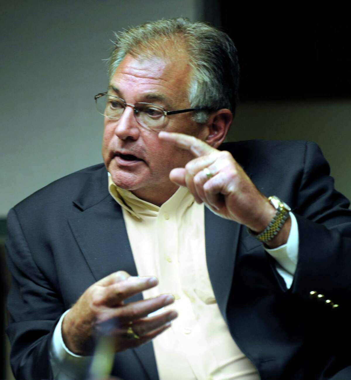 Brookfield first selectman candidates argue schools