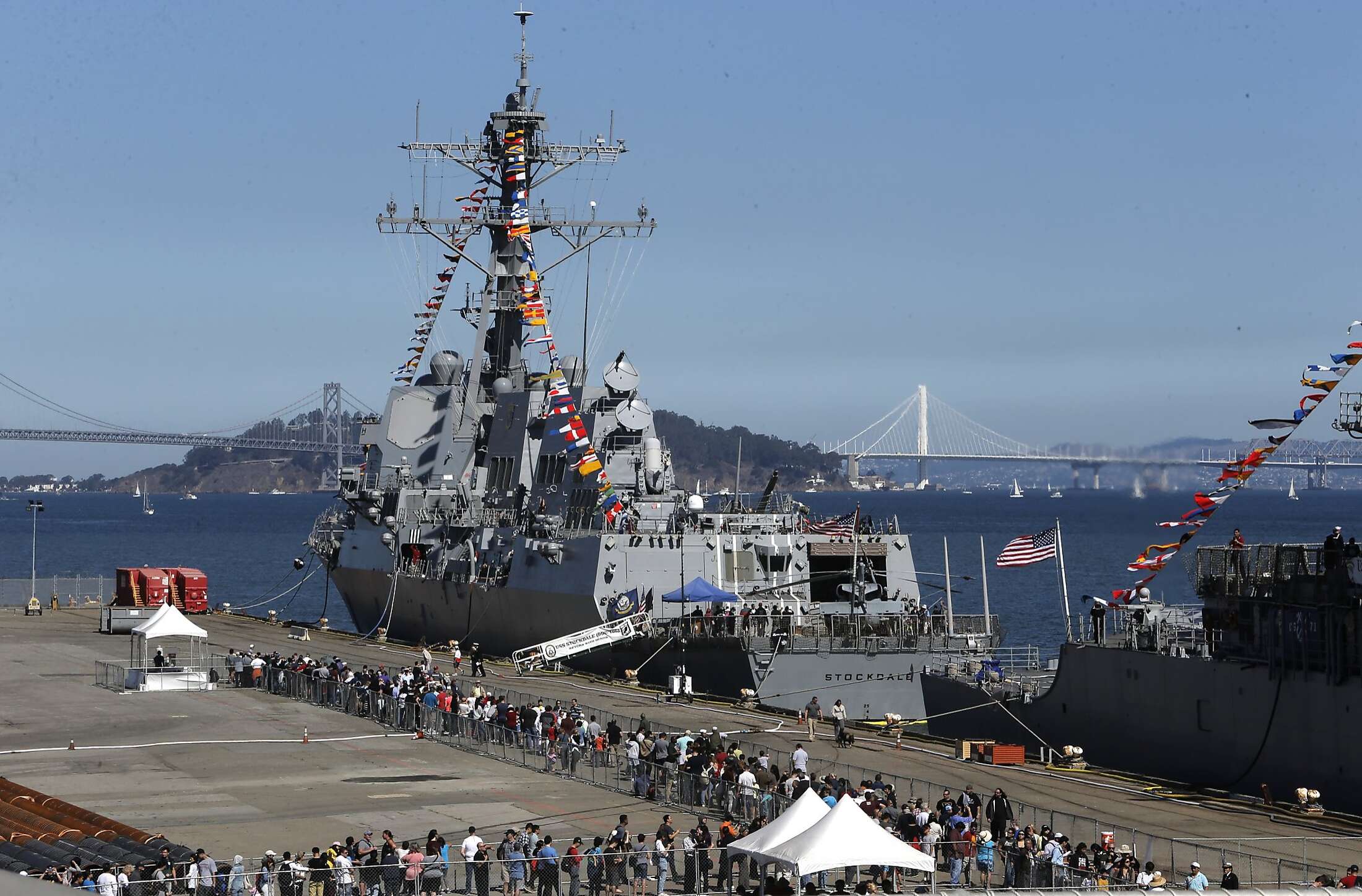 Crowds line up to visit ships for Fleet Week