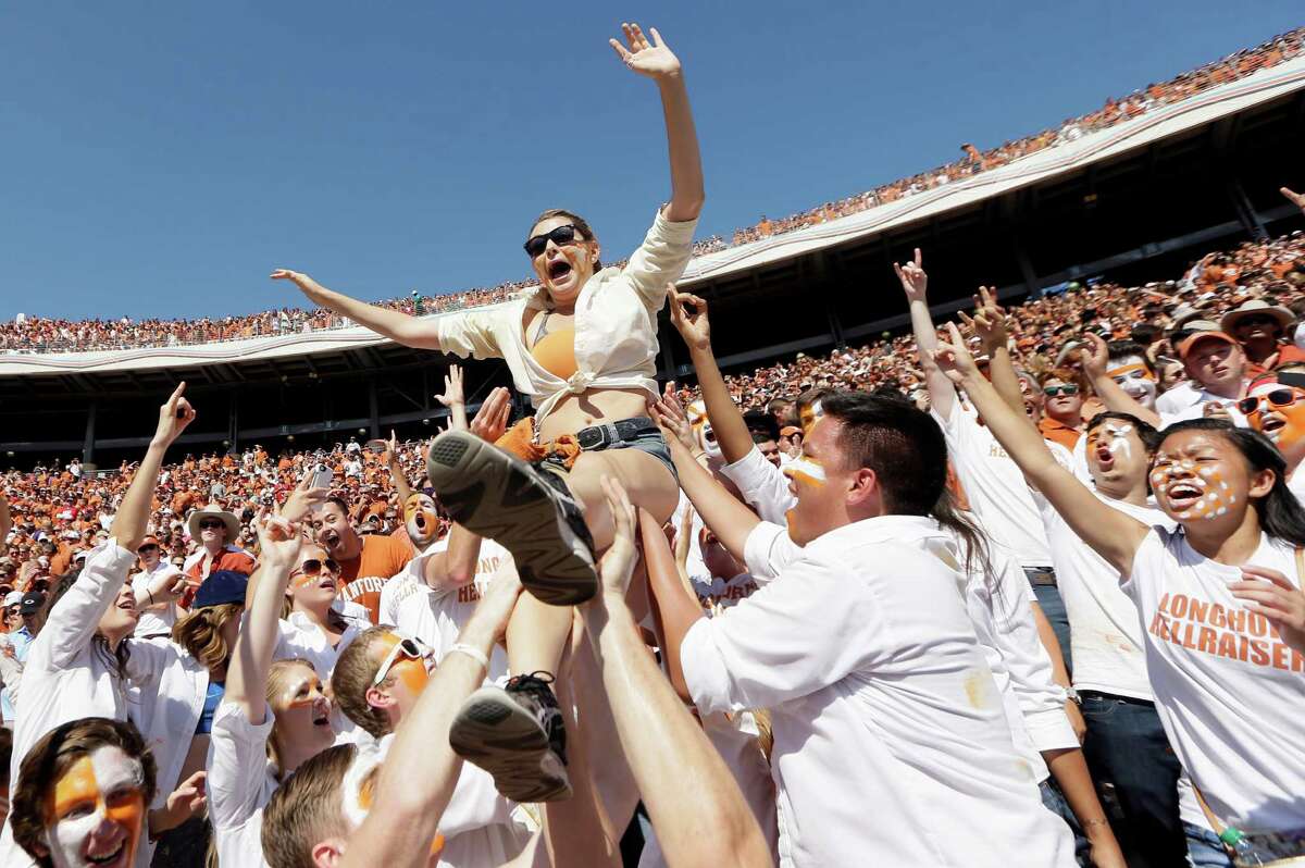 University of Texas changes tailgating, drops prices for food, drinks ...