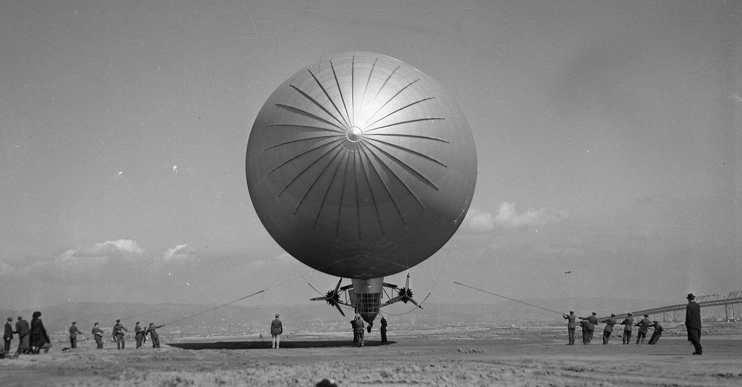 When behemoth blimps ruled the Bay Area’s skies