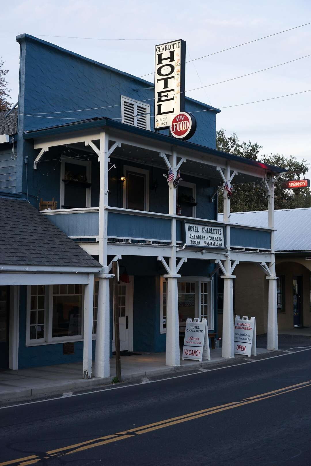 Groveland offers small-town charm, spectacular Sierra sightseeing