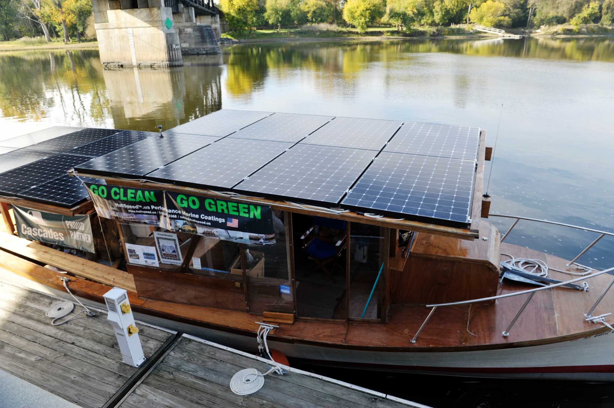 Solar-powered boat arrives in Capital Region