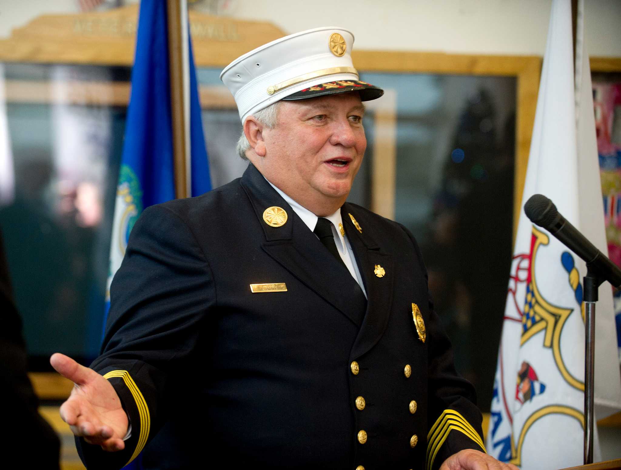 Stamford fire chief retires, assistant chief promoted