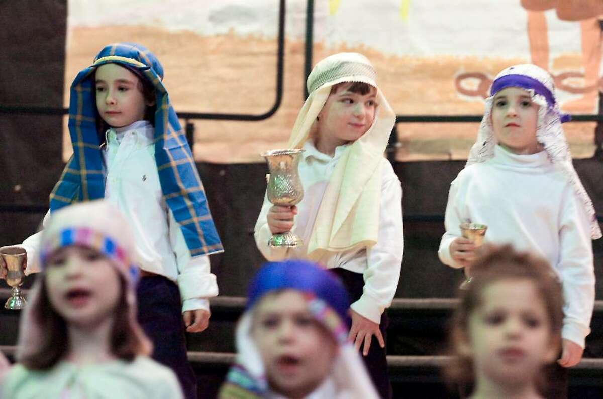 Kindergartners put on Passover play
