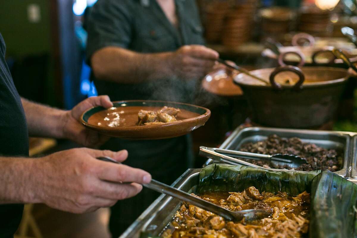 Chef gets creative (mango mole, anyone?) at Los Moles