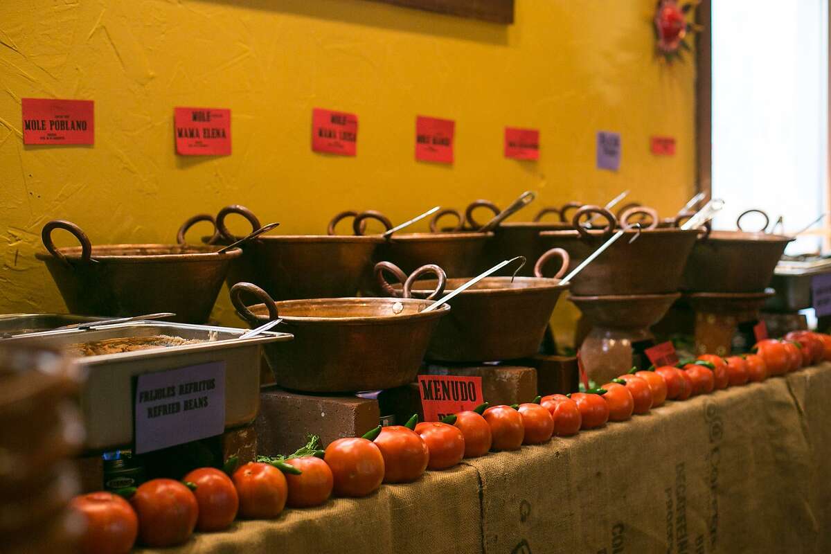 Chef gets creative (mango mole, anyone?) at Los Moles